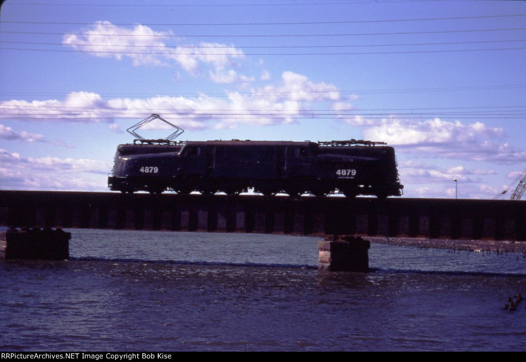 NJT 4879 to the rescue